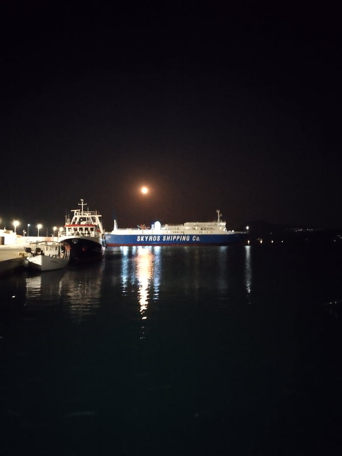 Wanted to share my work place. - 9GAG