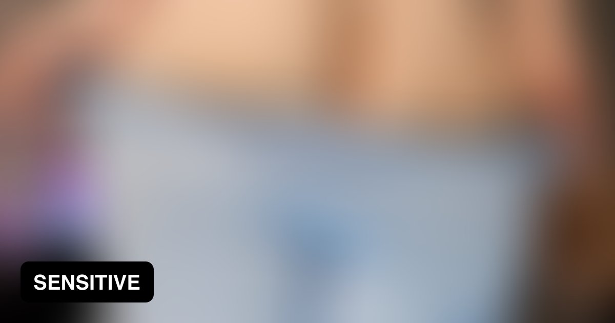 You enjoy some bum squish right - 9GAG