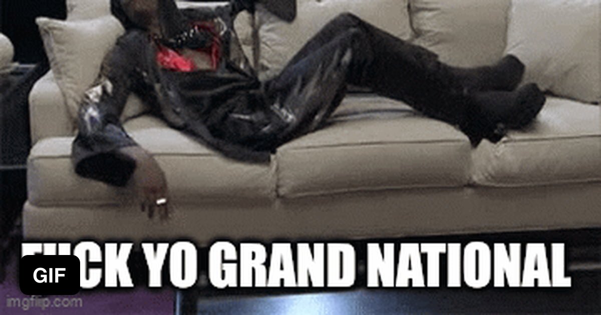 Kendrick Lamar performing at the Super Bowl - 9GAG