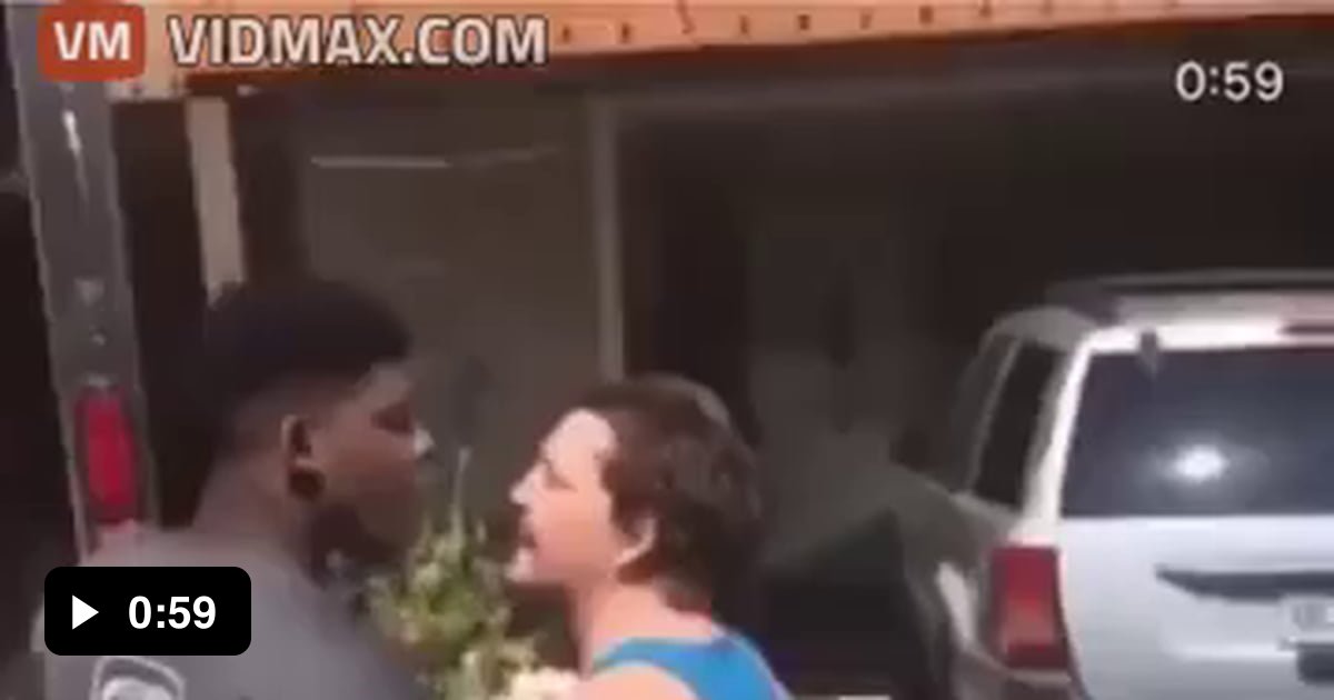 Who is in the right and who is in the wrong? - 9GAG