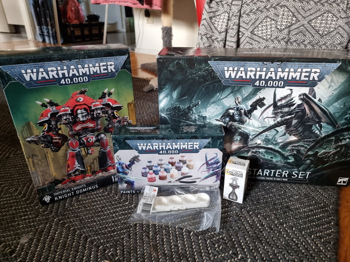 Finally I'm getting into warhammer 40k. Praise the emperor - 9GAG