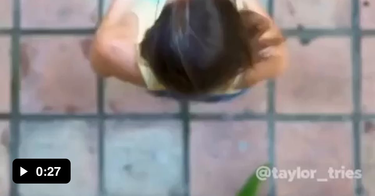 Ball juggling from above - 9GAG