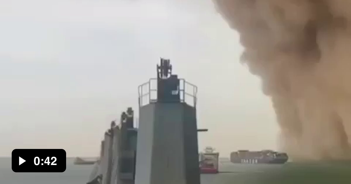 Sandstorm at sea - 9GAG