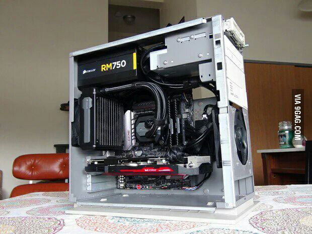A guy made a custom pc with an ibm 1995 case - 9GAG