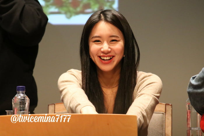 Chaeyoung - 9GAG