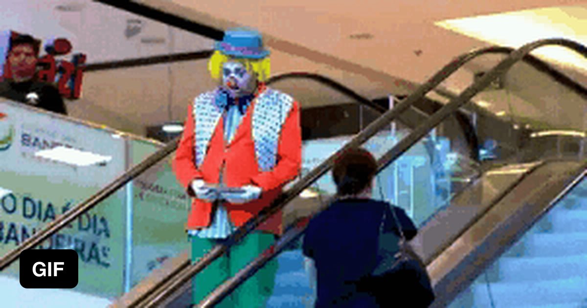 Clowns to the left of me... - 9GAG