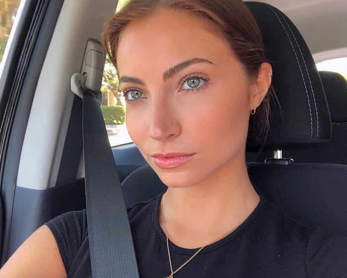 Anna Louise - 9GAG