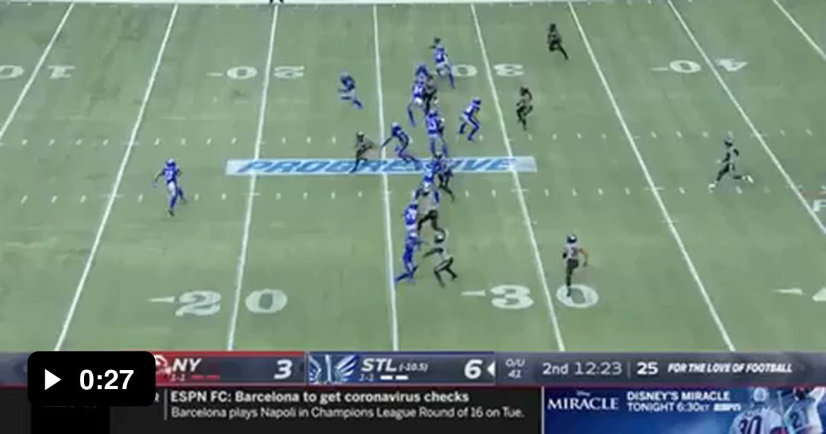 The STL Battlehawks pull off the first XFL kick return on a reverse. - 9GAG