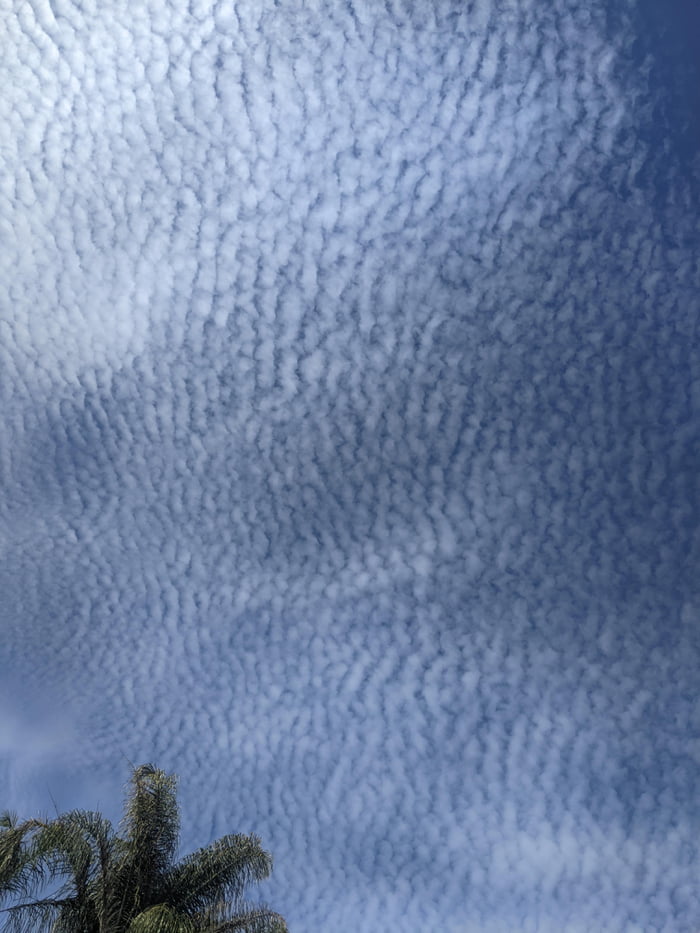 Texas Clouds 🌧️ - 9GAG