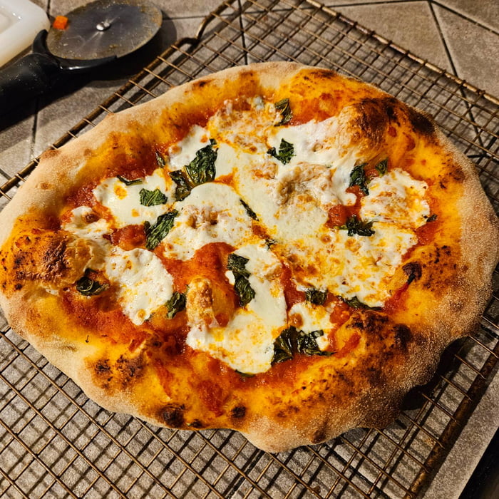 Hubby made homemade pizza for dinner last night - 9GAG