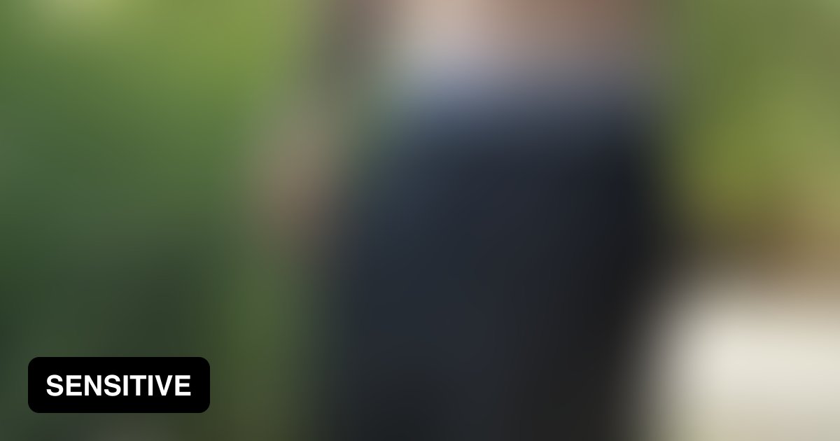 Bulging dudes #9 - 9GAG