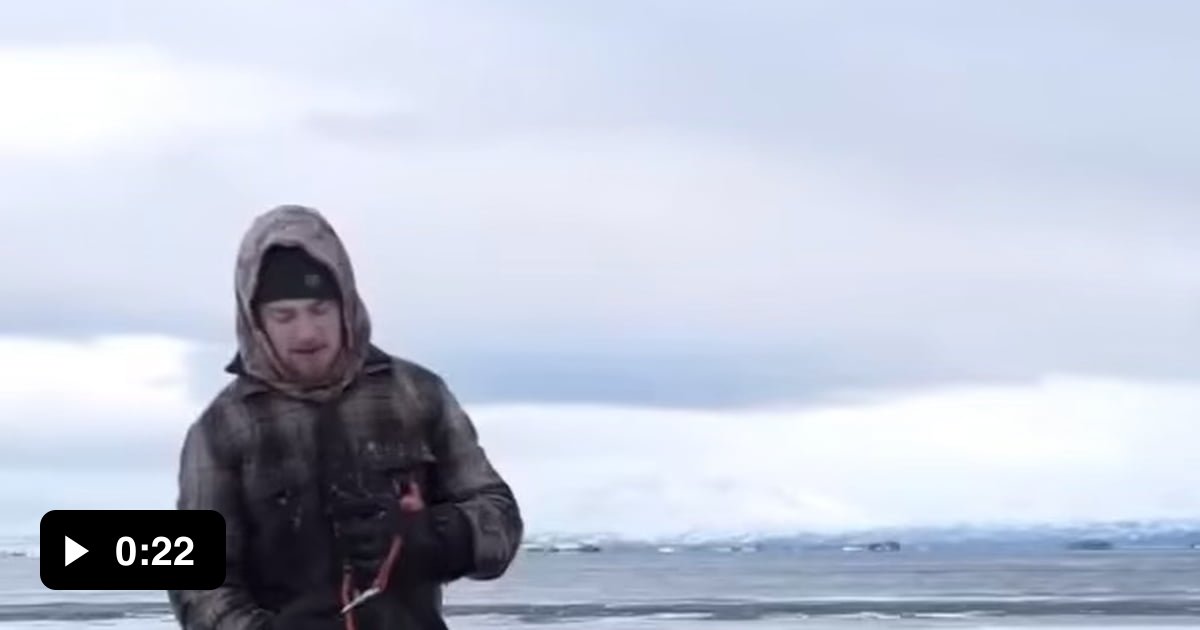 Good lad saves good boy from cold ice [credit: CalebJacques] - 9GAG