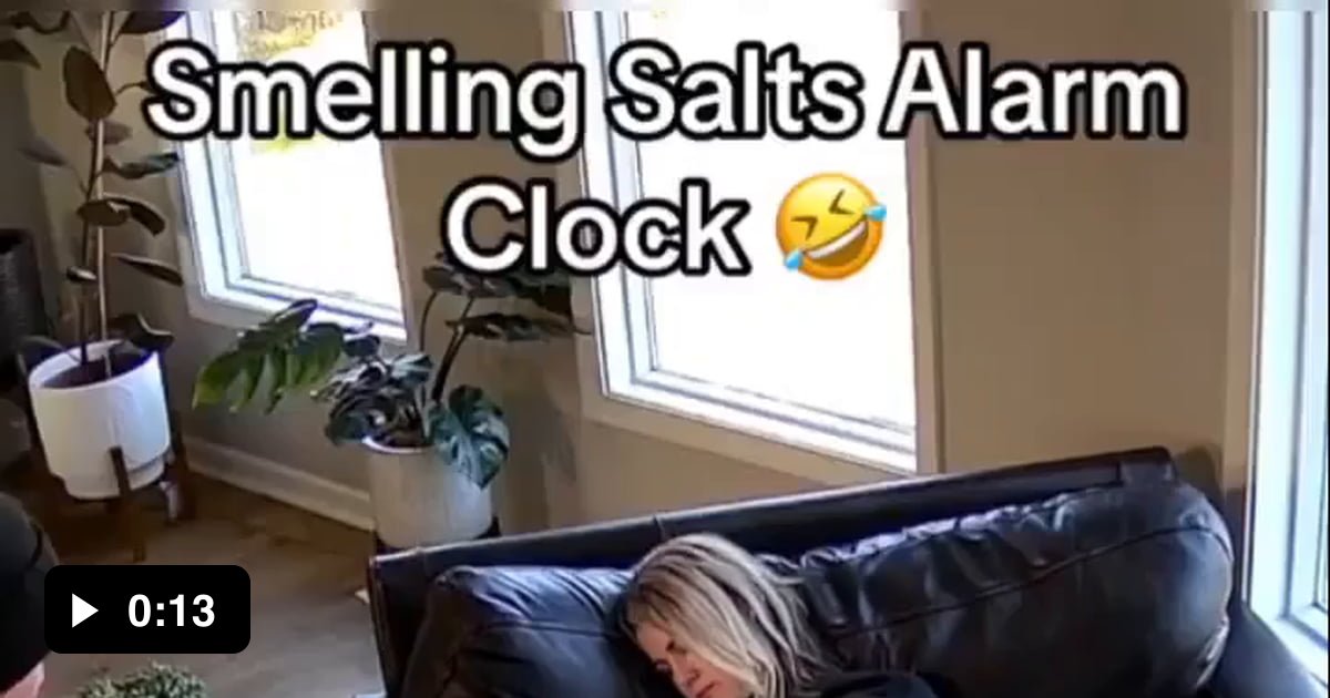 Her alarm clock - 9GAG