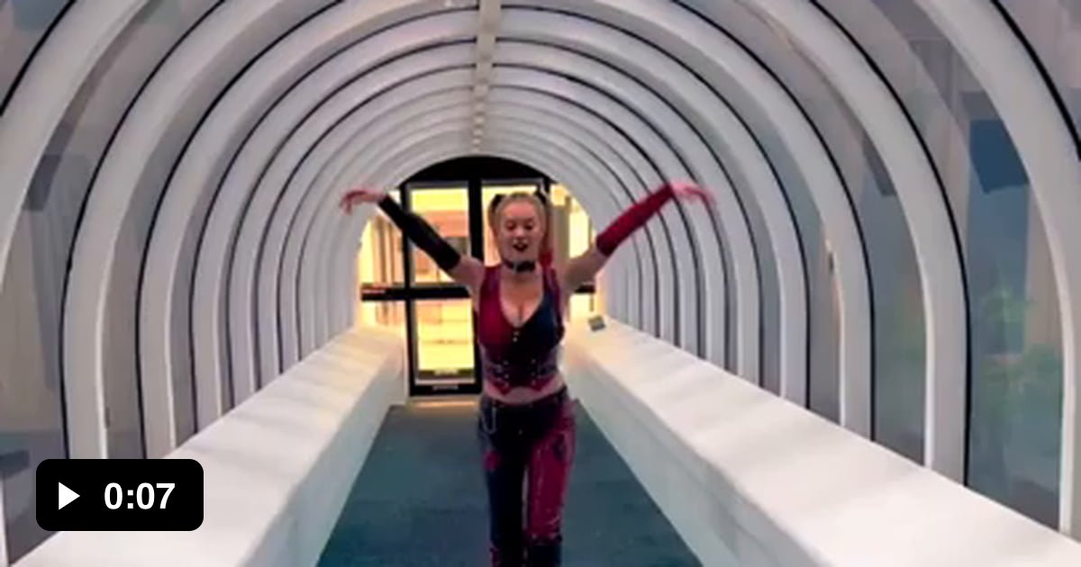 Cass_play as Harley Quinn - 9GAG