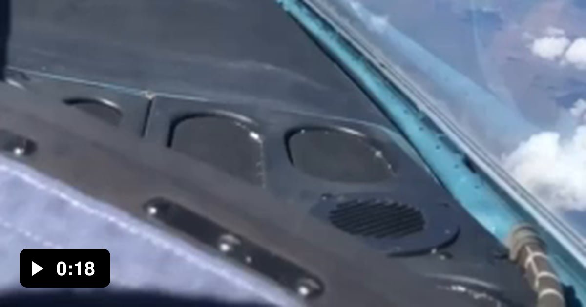 Russian Su-34 Pilot Deploys Two Glide Bombs - 9GAG