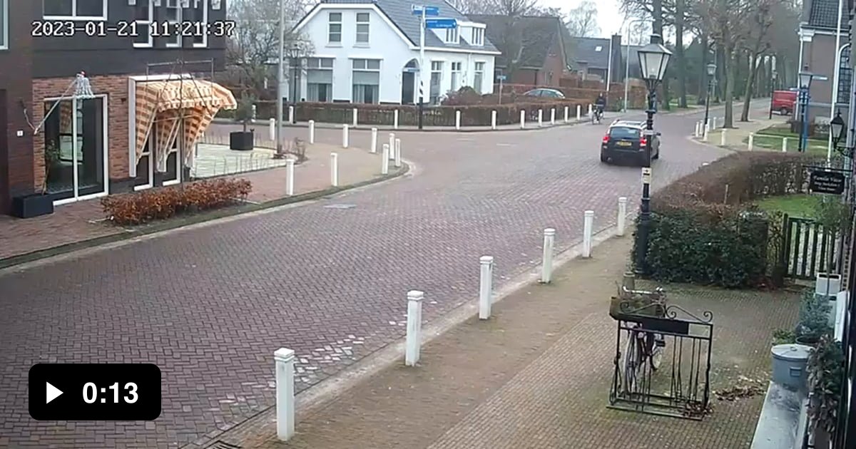 Why look in front you? happened in the Netherlands - 9GAG