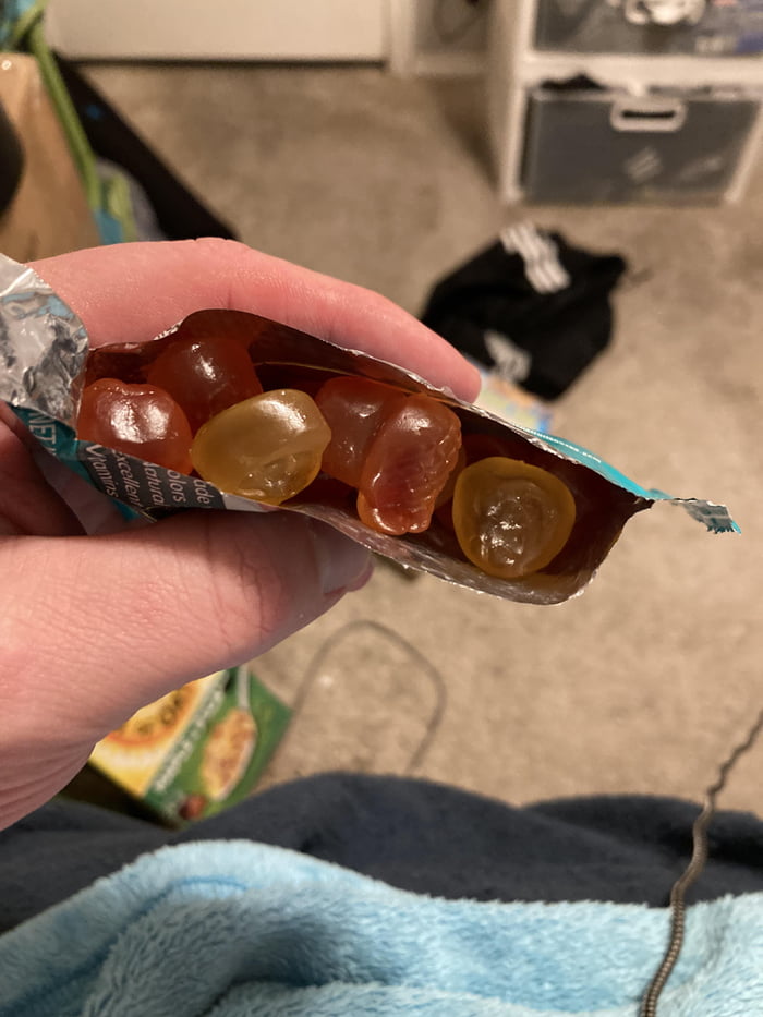 Overfilled Fruit Snacks - 9GAG