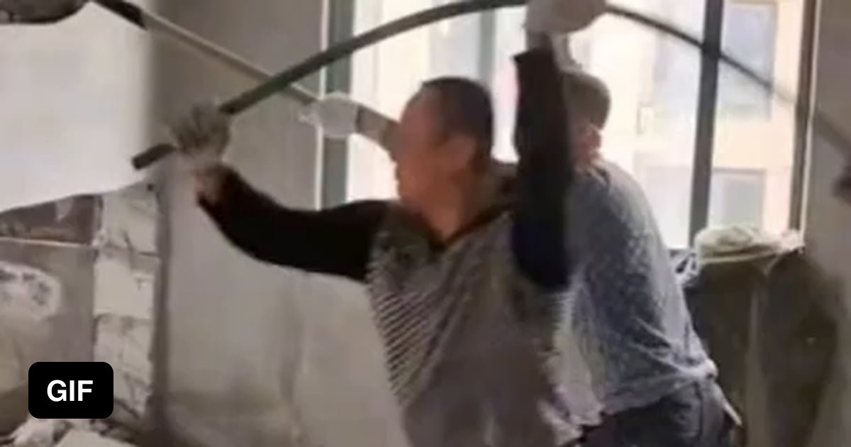 Floppy hammer back at it again - 9GAG