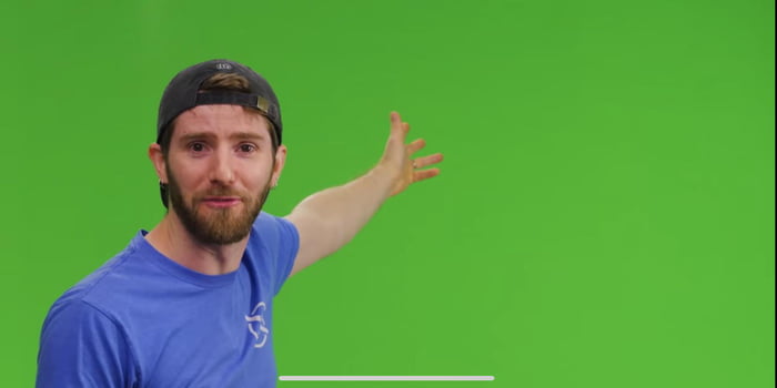 Paused the newest LTT video at this point. What’s he showing us? - 9GAG