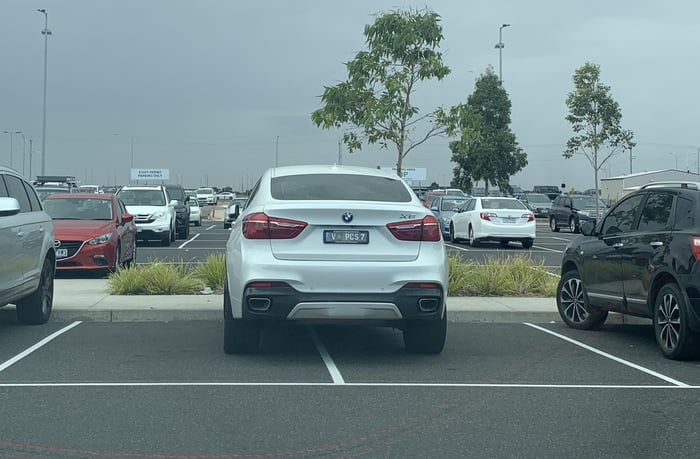 D**head Bmw drivers - 9GAG