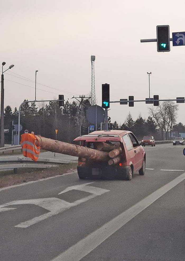 It’s not gonna fit… it will fit just fine - 9GAG