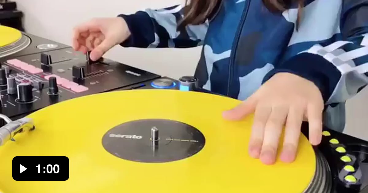8 year old DJ Michelle doing a little mix with Stevie Wonders, Superstition. - 9GAG