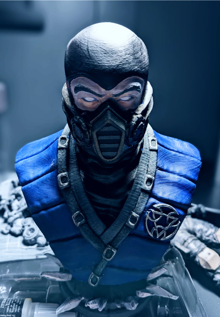 Custom painted Sub Zero Bust - 9GAG