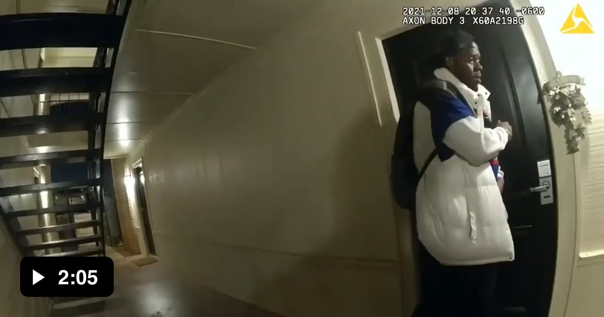 Police officer showed next level of restraint - 9GAG