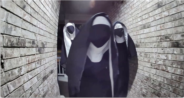 Group of nuns showing up on a doorbell camera late at night - 9GAG