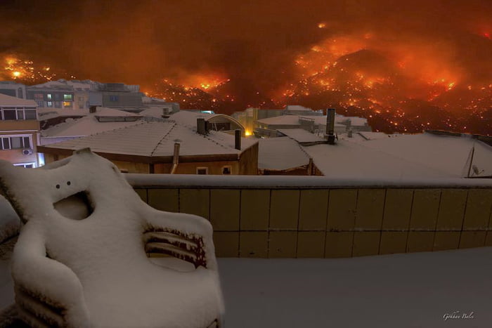 Some chairs just want to watch the world burn. - 9GAG