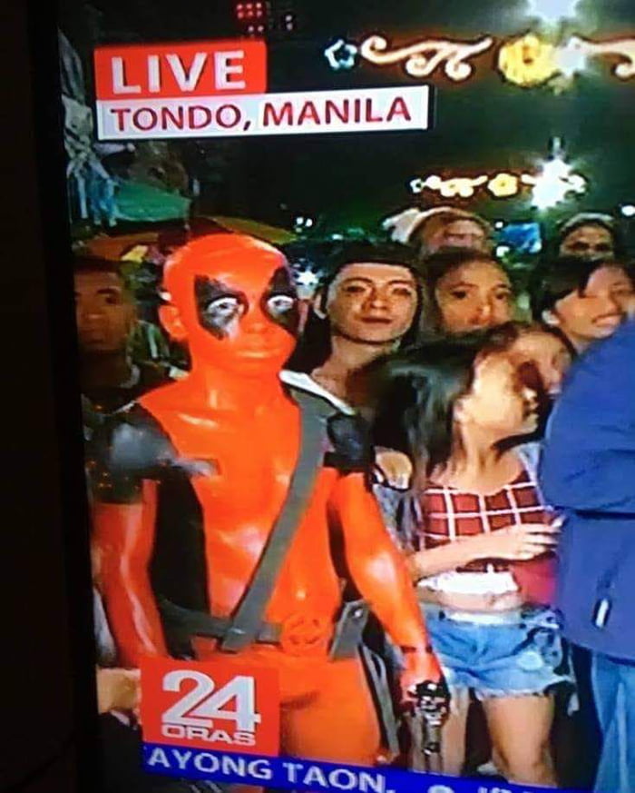 Low budget cosplay deadpool. - 9GAG
