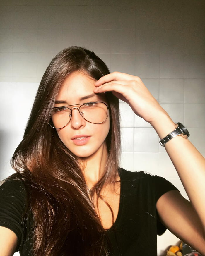 Leticia Guedes - 9GAG