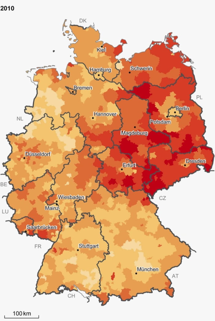 Average age of people living in Germany: yellow=younger, red=older ...