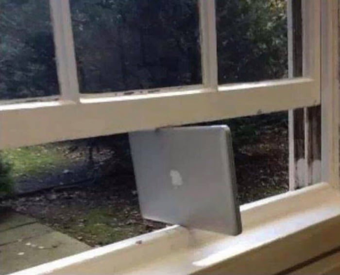 Apparently apple supports windows now - 9GAG