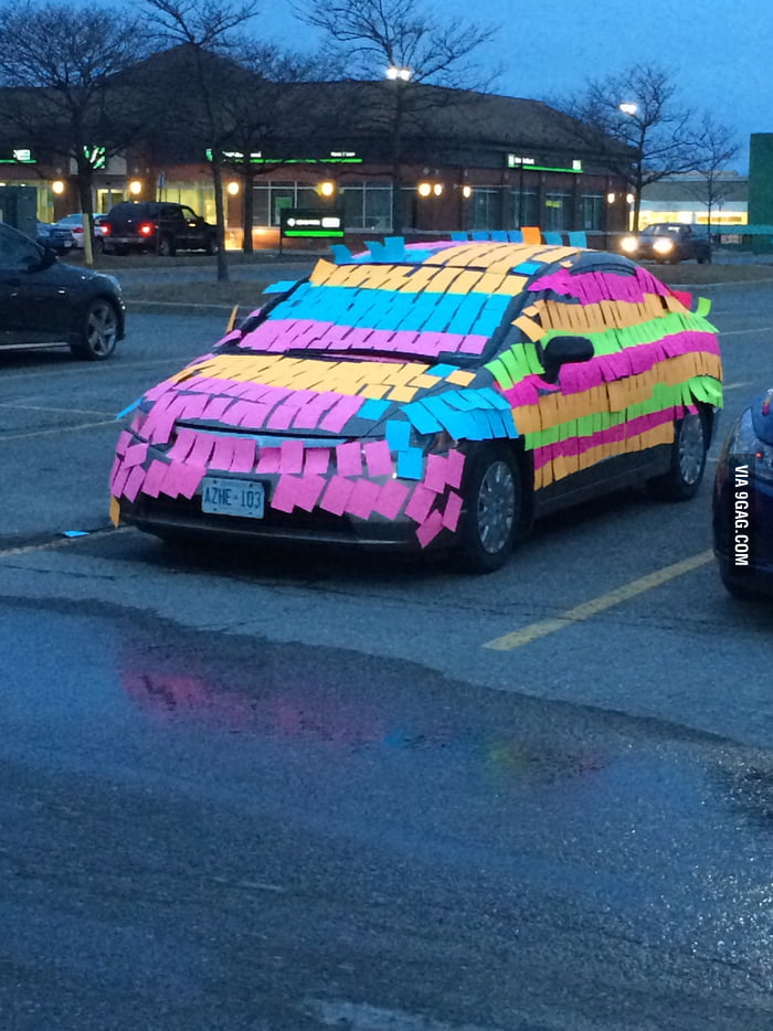 Someone covered a car completely with post-it notes... Respect. - 9GAG