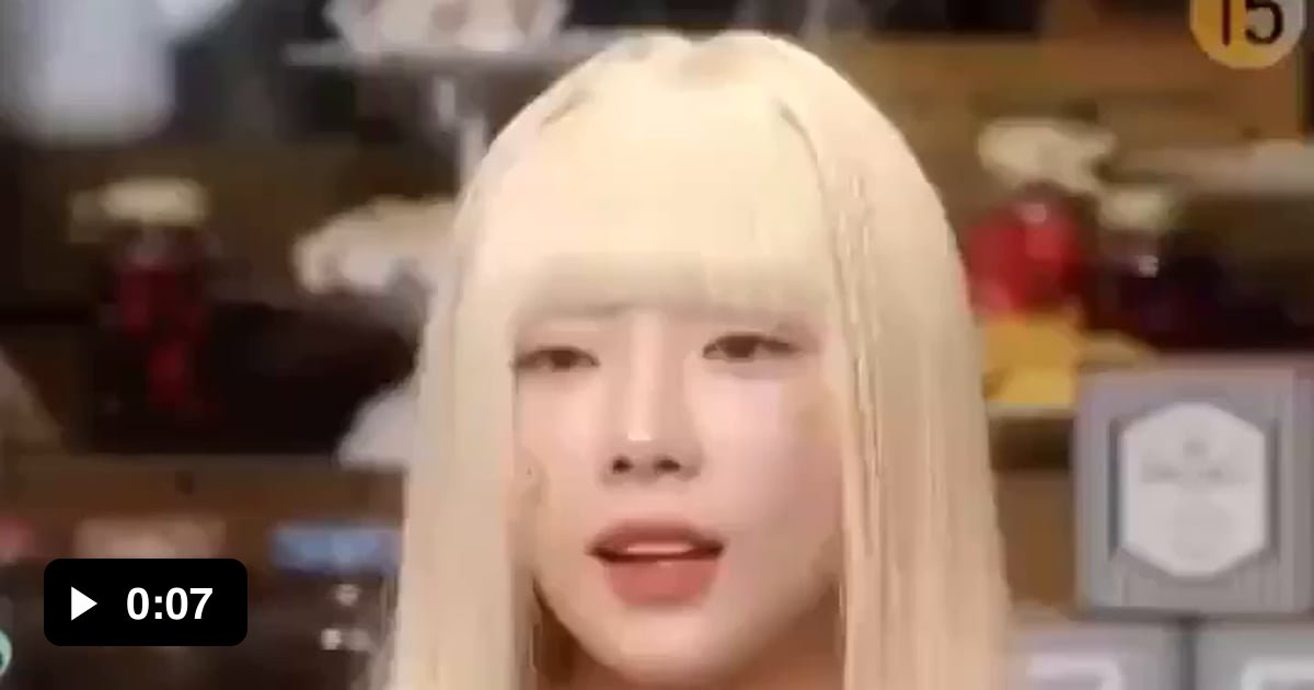 Taeyeon blonde wig or ? - 9GAG