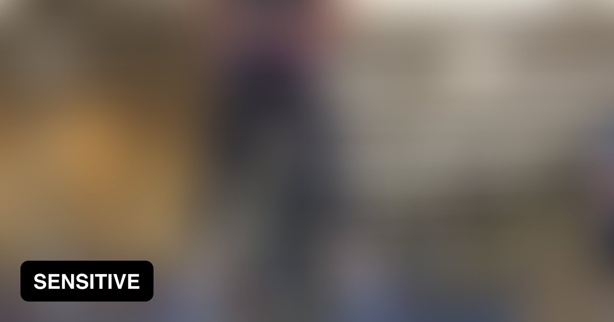 Always check your background - 9GAG