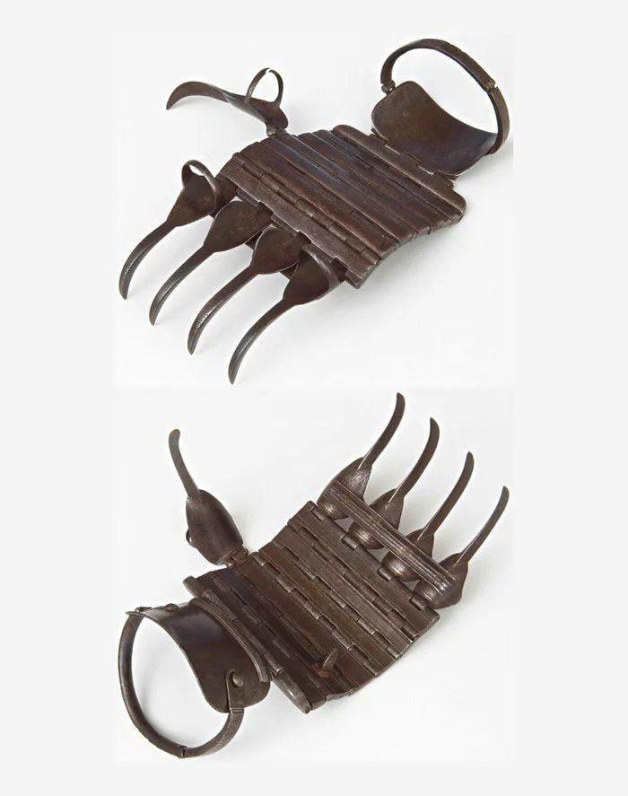 Tiger Claw used by warriors. This weapon was used in many cultures from ...