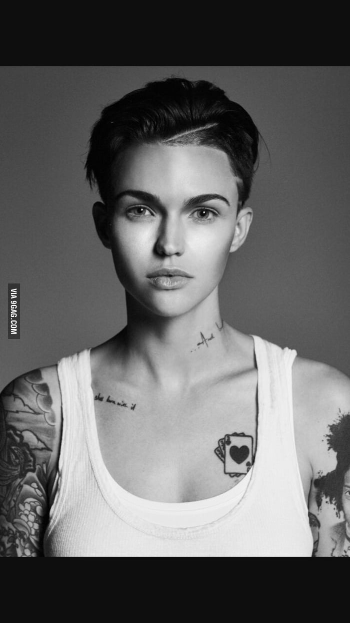 Whatever your sexual preference is, you can't deny that she is extremely hot (Ruby Rose) - 9GAG