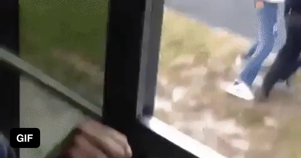 Player 4 has entered the game - 9GAG