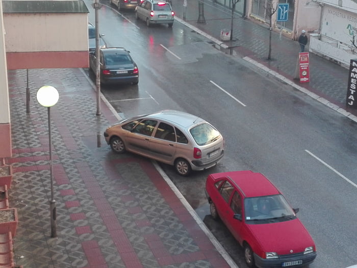 Citroen driver parking level 100 - 9GAG