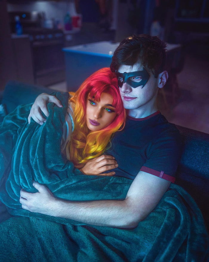 Starfire by Taya Miller, Robin by Liam Cole - 9GAG