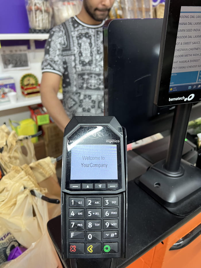 Programmed the credit card machine, boss !! - 9GAG