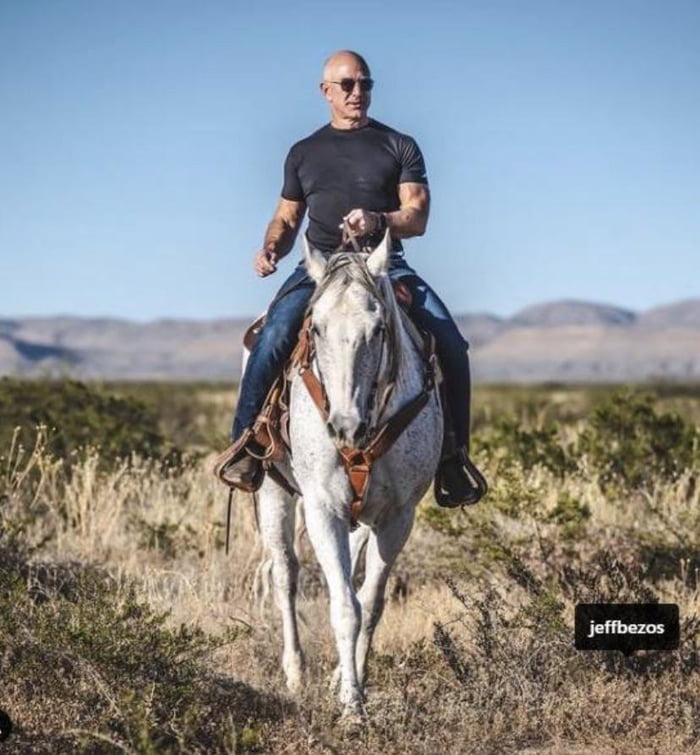 Vladimir Putin rides a horse during his vacation in Siberia (2009) - 9GAG