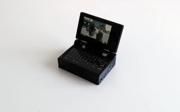 3.5 Inch Raspberri Pi 3 Portable Linux Mini Laptop Build from 2017 - 9GAG