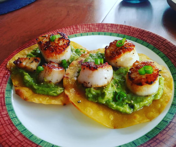 Pan Seared Scallop Tostadas w/ Guacamole. - 9GAG