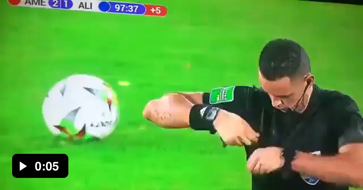 Player does referee's job - 9GAG