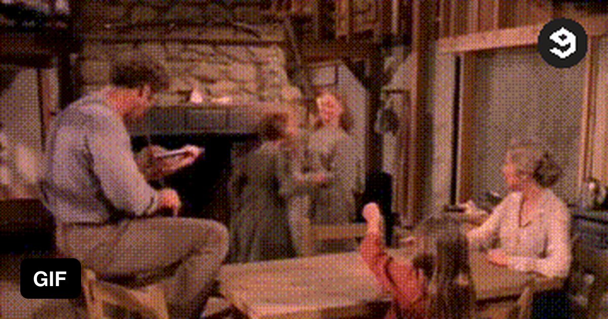 Contextless Little House GIFs: Day 12 - 9GAG