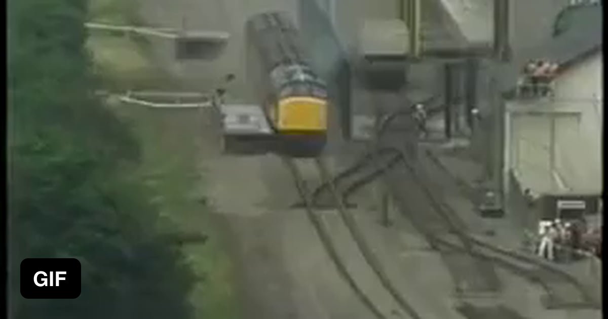Collision test of a nuclear flask with a train going 100mph - 9GAG