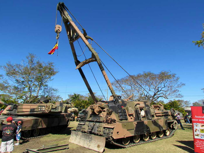 I want to ride a M88A2 Hercules. That is all. - 9GAG